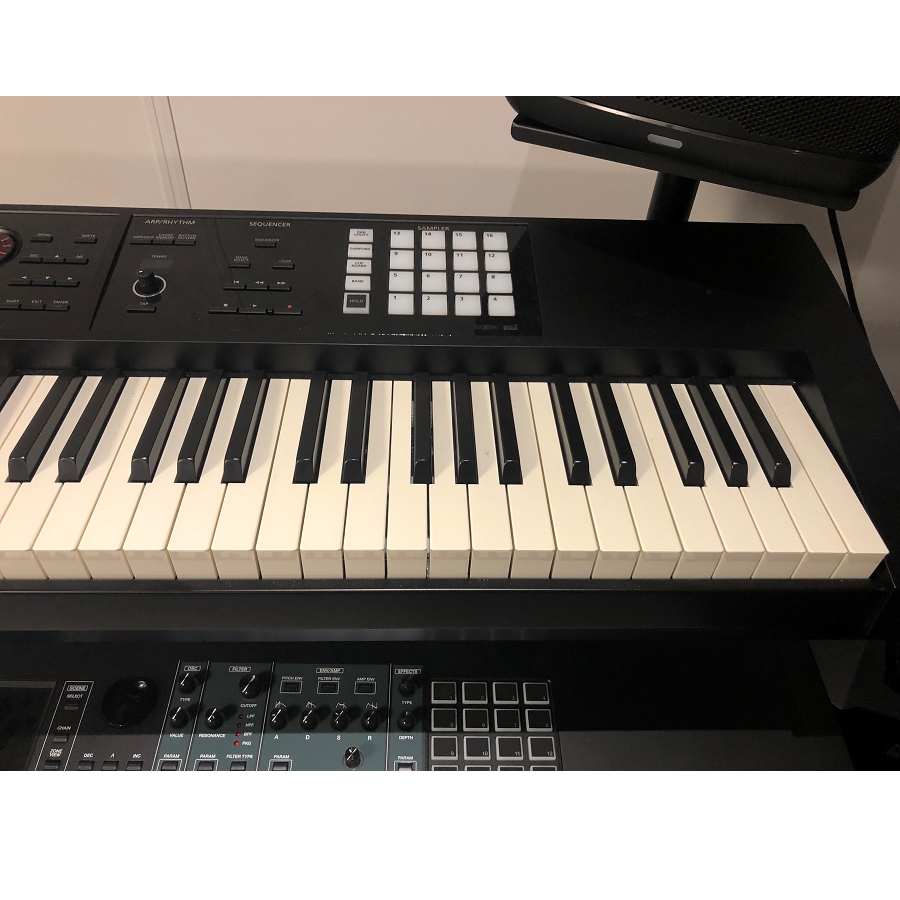 Roland FA-08 Synthesizer - Occasion