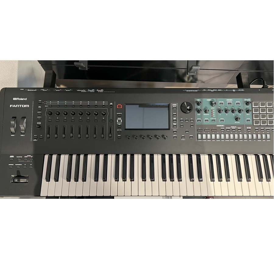 Roland Fantom-6 + EX upgrade Occasion